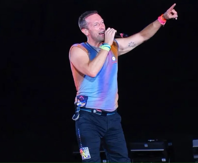 Coldplay, proteste al concerto in Indonesia - Trash Italiano